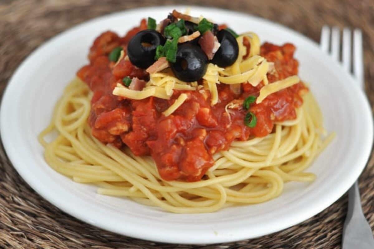 Baked Cheesy Chicken Spaghetti - Mel's Kitchen Cafe