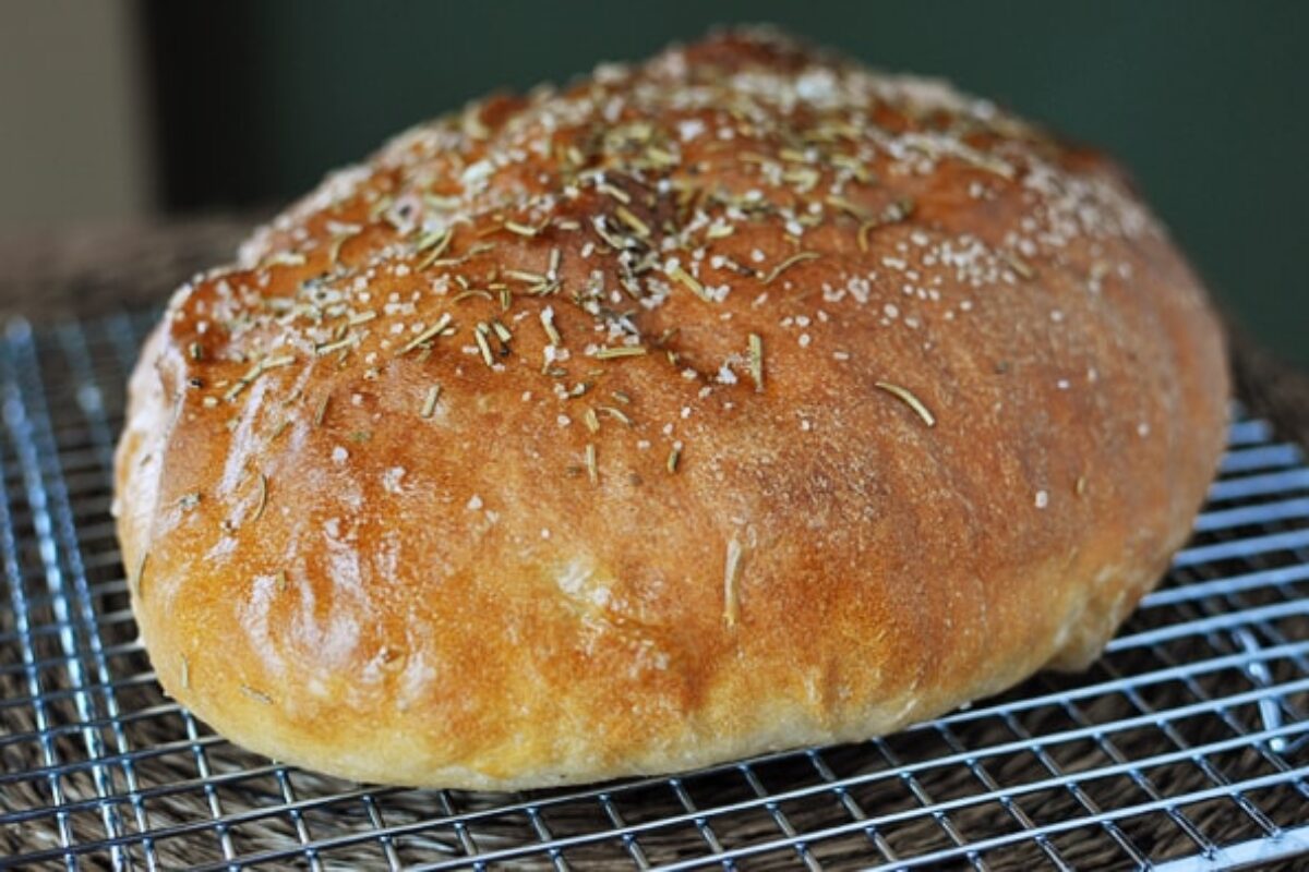 Pumpkin Rosemary Dinner Rolls - Mel's Kitchen Cafe