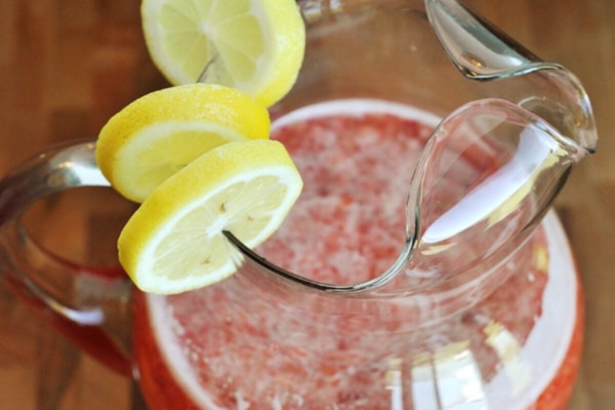 Homemade Lemonade Recipe | Mel's Kitchen Cafe