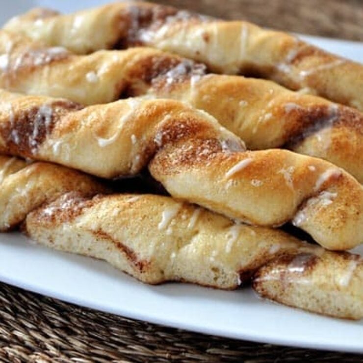 Cinnamon and Sugar Breadstick Twists | Mel's Kitchen Cafe