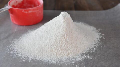 Kitchen Tip: Measuring Flour {Tips and Tricks} | Mel's Kitchen Cafe
