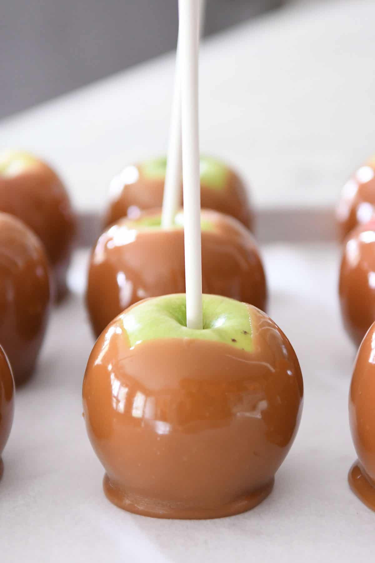 Perfect Homemade Caramel Apples | Mel's Kitchen Cafe