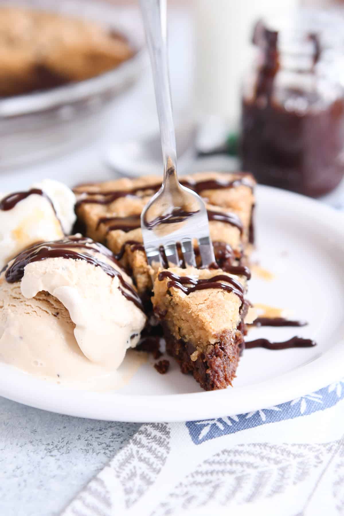 Easy Brookie Pie {Brownie + Chocolate Chip Cookie} - Mel's Kitchen Cafe