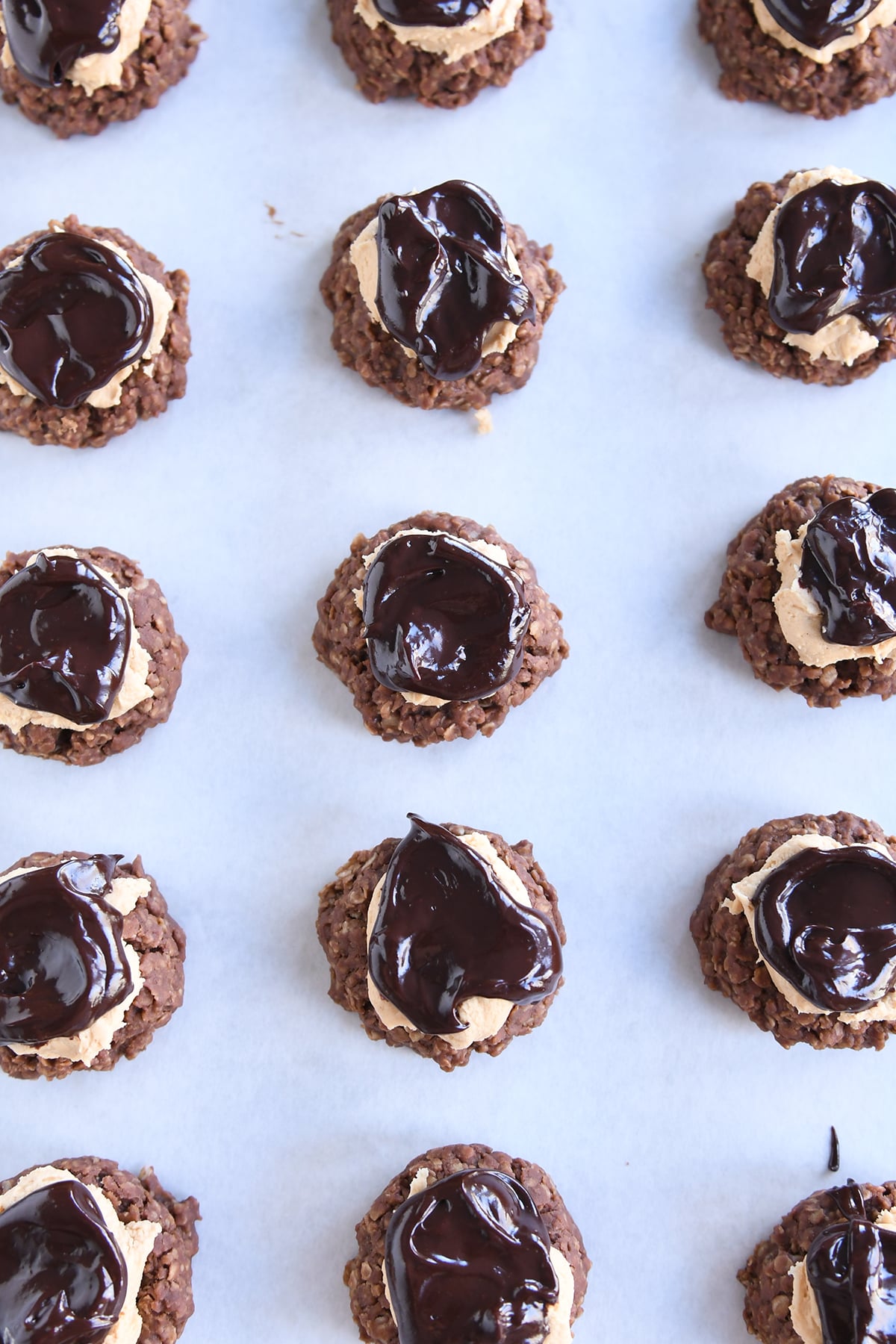 No-Bake Chocolate Peanut Butter Buckeye Cookies – Desertridgems