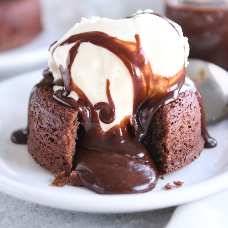 Chocolate Molten Lava Cakes {Make-Ahead} | Mel's Kitchen Cafe