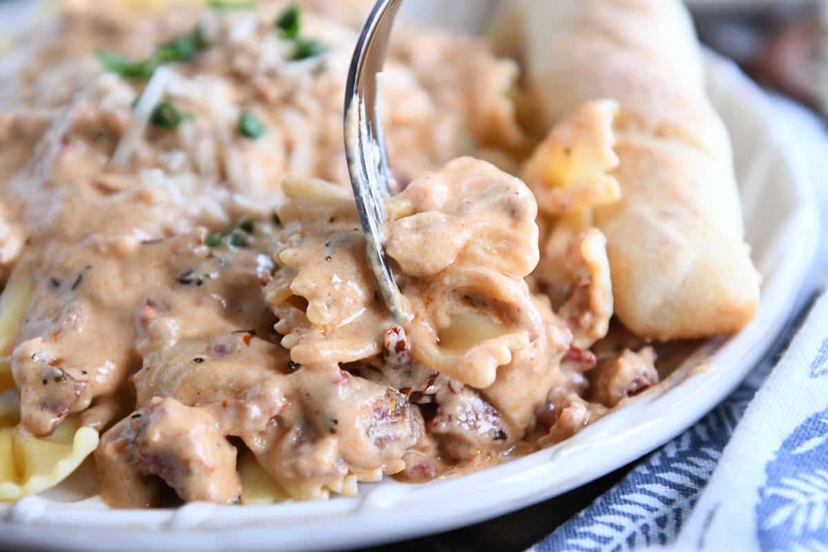 One Pot Creamy Tuscan Pasta - Mel's Kitchen Cafe