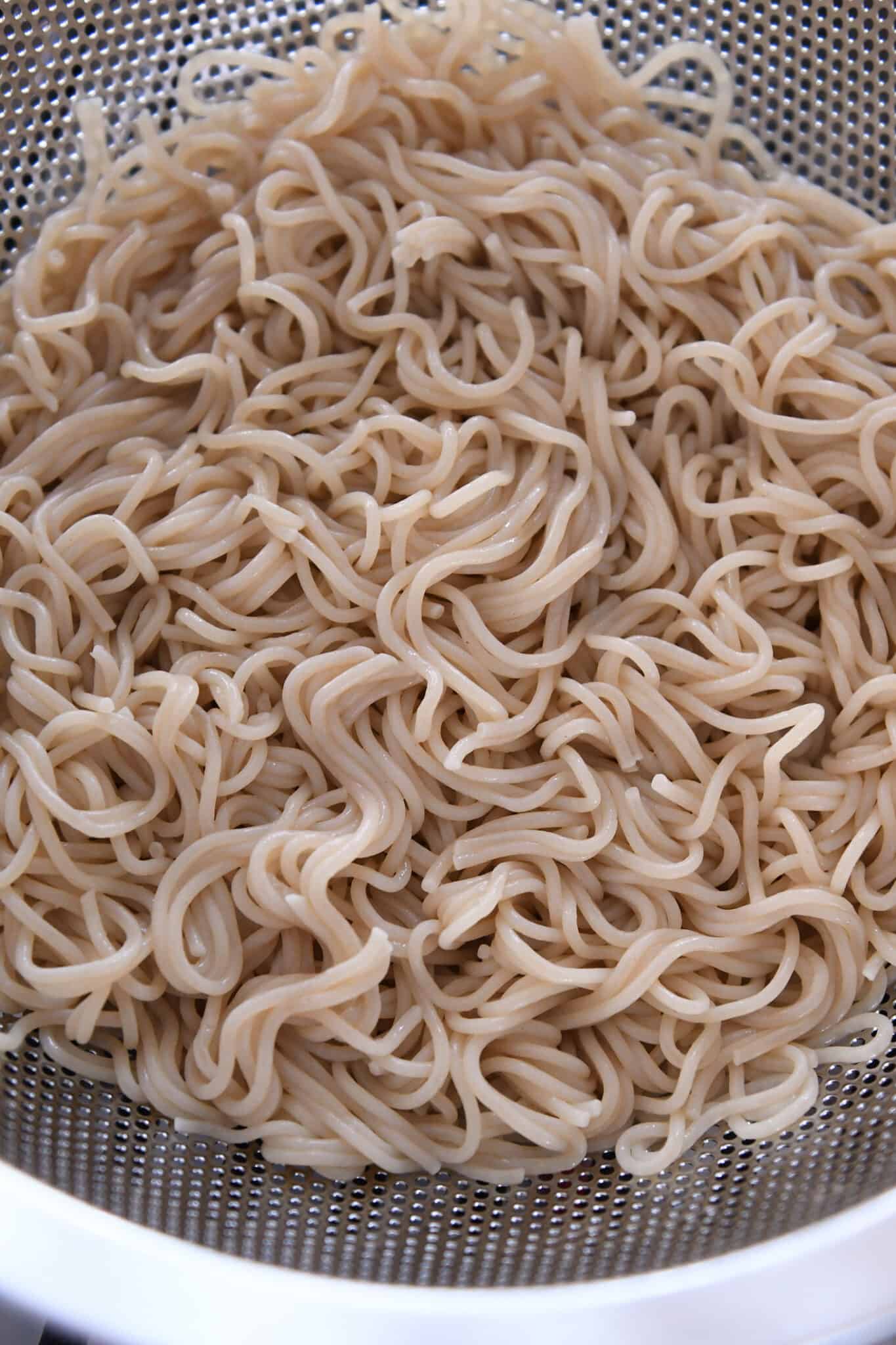 Easy Spicy Garlic Ramen Noodles - Mel's Kitchen Cafe
