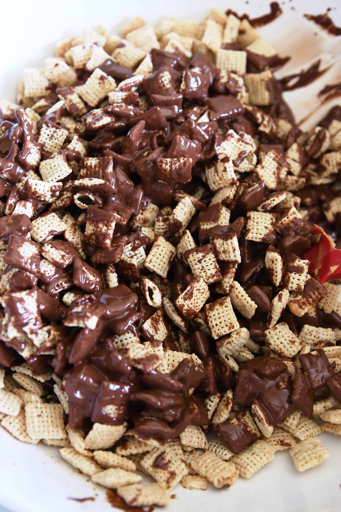 The Very Best Puppy Chow {Muddy Buddies} - Mel's Kitchen Cafe
