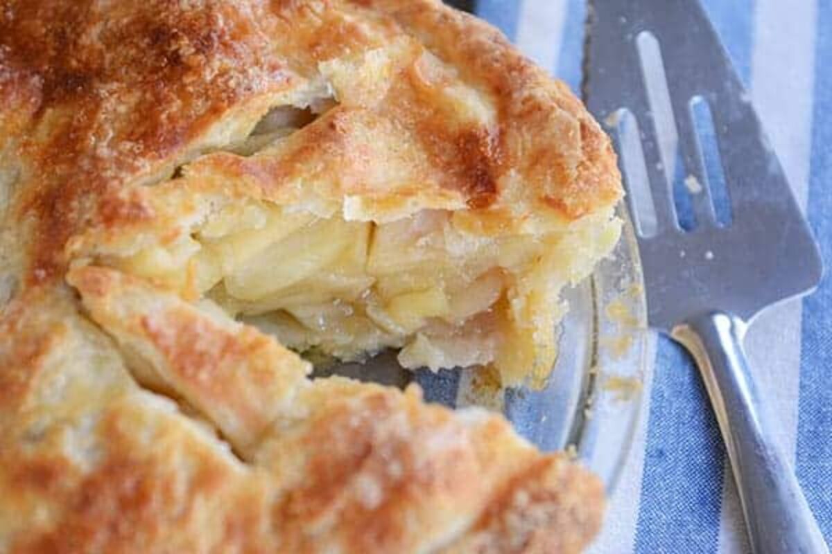 The Best Classic Apple Pie - Mel's Kitchen Cafe